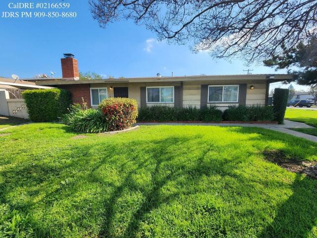 3 Bedroom Apartment for Rent at 502 N Towne Ave #1, Claremont, CA 91711 Mountain View