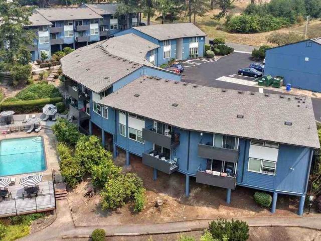3 Bedroom Apartment for Rent at 5131 Sw 38th Pl, Portland, OR 97221 Bridlemile