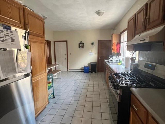 3 Bedroom Apartment for Rent at 51 Elm St #2, Somerville, MA 02143 Spring Hill