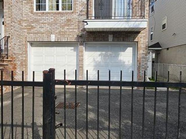 3 Bedroom Apartment for Rent at 655 4th St, Newark, NJ 07107 Upper Roseville