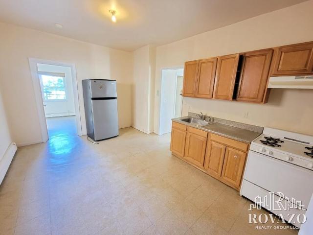 3 Bedroom Apartment for Rent at 687 Summer Avenue #3, Newark, NJ 07104 North Broadway