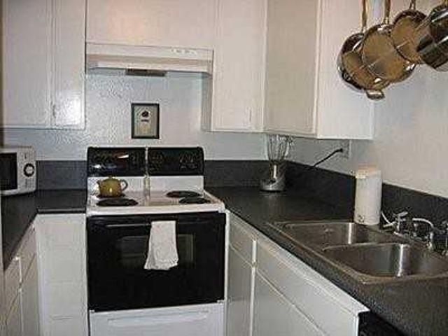 3 Bedroom Apartment for Rent at 6851 Alvarado Rd #16, San Diego, CA 92120 College East