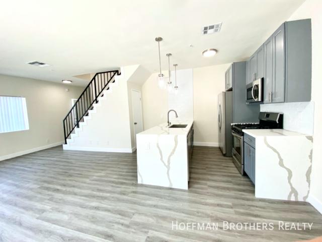3 Bedroom Apartment for Rent at 6941 Hazeltine Ave #10A, Los Angeles, CA 91405 Van Nuys