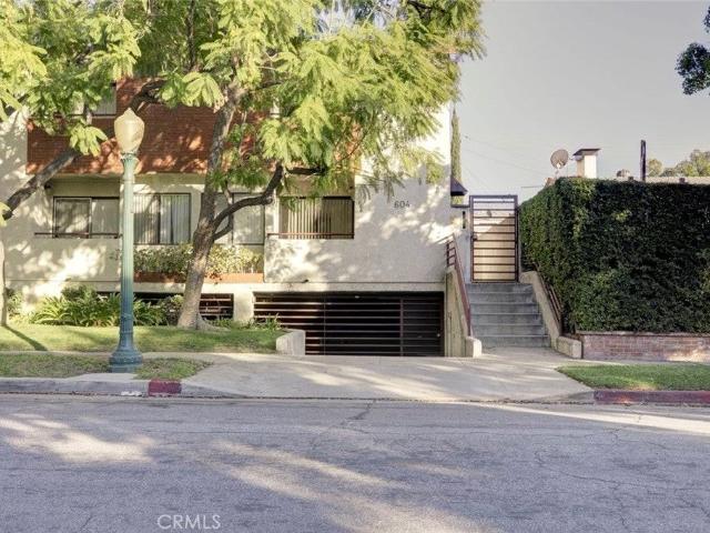 3 Bedroom Apartment for Rent at 604 N Kenwood St, Glendale, CA 91206 City Center
