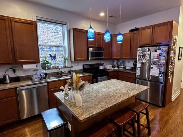3 Bedroom Apartment for Rent at 6373 N Paulina St #2, Chicago, IL 60660 Edgewater