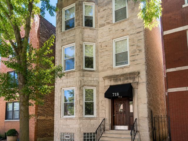 3 Bedroom Apartment for Rent at 718 S Aberdeen St #2F, Chicago, IL 60607 Near West Side
