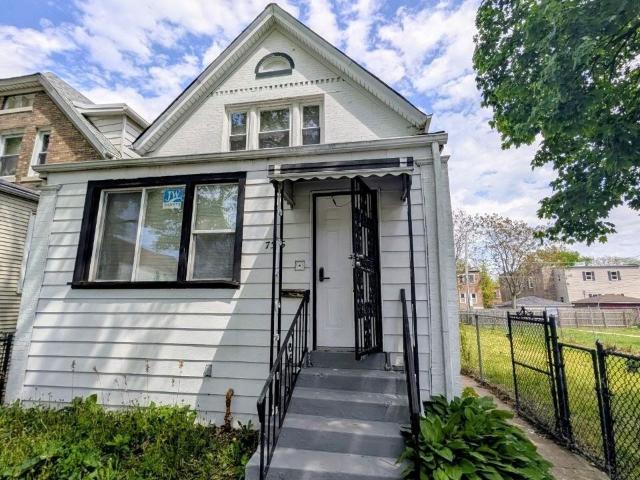 3 Bedroom Apartment for Rent at 7315 S Kenwood Ave, Chicago, IL 60619 South Shore