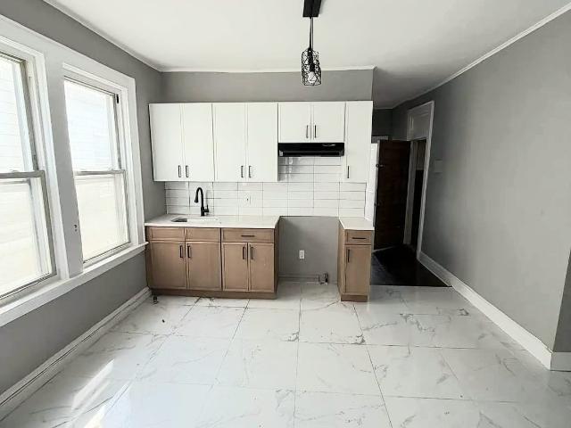 3 Bedroom Apartment for Rent at 843 South 19th Street #2Rb, Newark, NJ 07108 Upper Clinton Hill