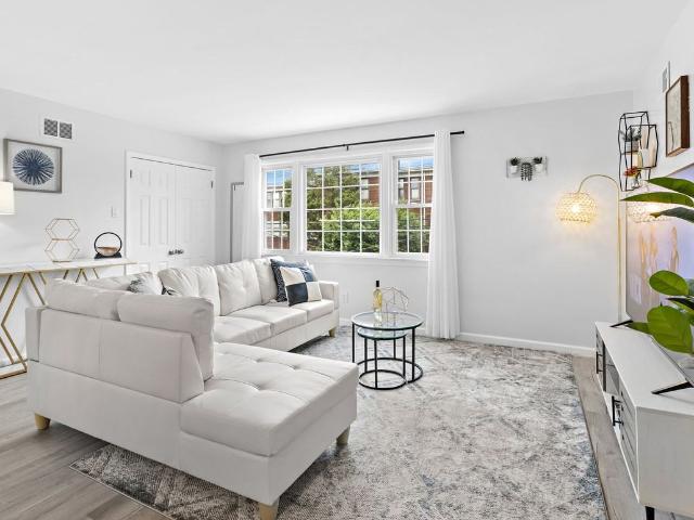 3 Bedroom Apartment for Rent at 86 West 10th Street #2, Bayonne, NJ 07002 Constable Hook