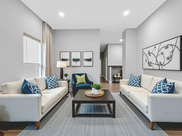 3 Bedroom Apartment for Rent at 815 W 9th St, Dallas, TX 75208