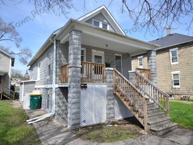 3 Bedroom Apartment for Rent at 835 North Broadway Street #2, Joliet, IL 60435 St. Mary's
