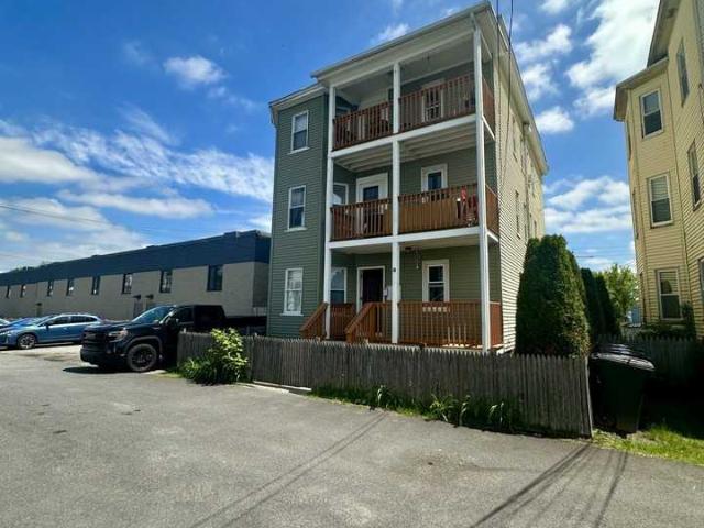 3 Bedroom Apartment for Rent at 8 Prospect Ave #2, Woburn, MA 01801 Downtown Woburn
