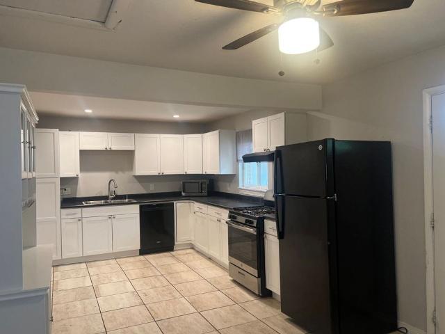 3 Bedroom Apartment for Rent at 945 Van Gordon St #A, Lakewood, CO 80401 Daniels