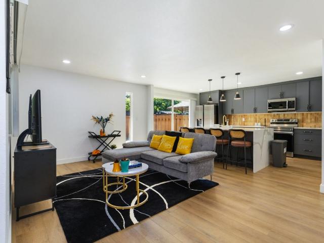 3 Bedroom Apartment for Rent at 905 142nd Ave Se #1234621P, Bellevue, WA 98007 Southeast Bellevue