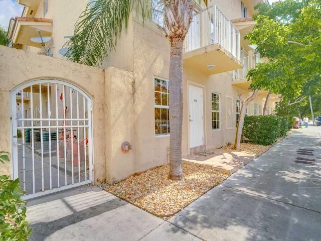 3 Bedroom Apartment for Rent at 9 East 4th Street #101, Hialeah, FL 33010 Hialeah Acres