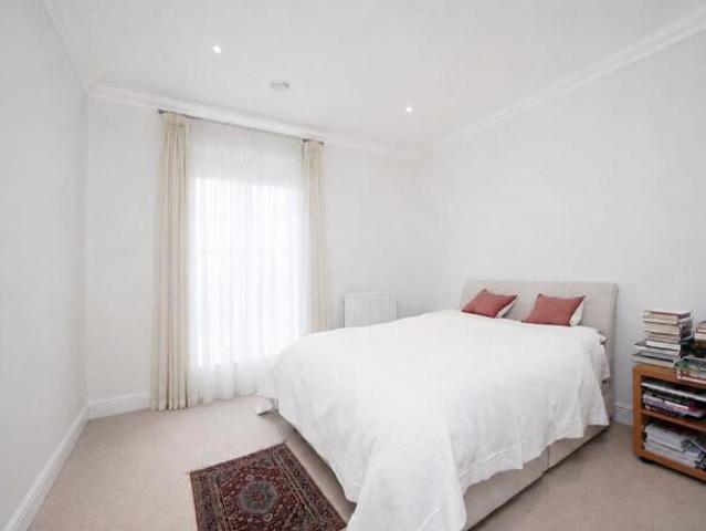 3 bedroom apartment for rent in Marylebone Road, Marylebone, London, NW1