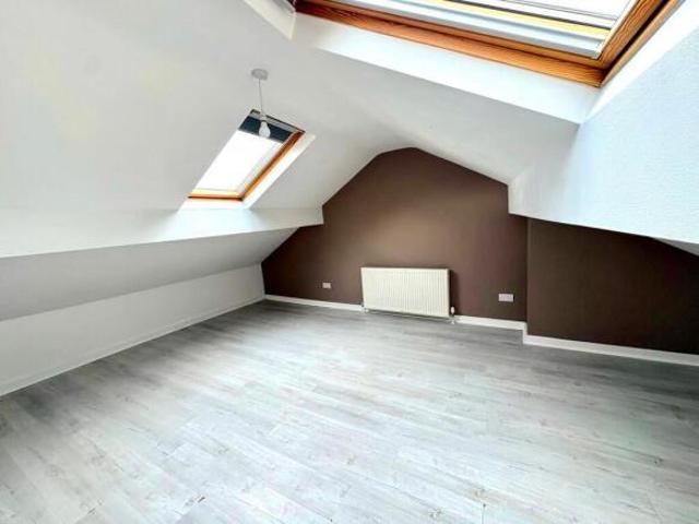 3 bedroom apartment for rent in Meadow Head, Woodseats, S8