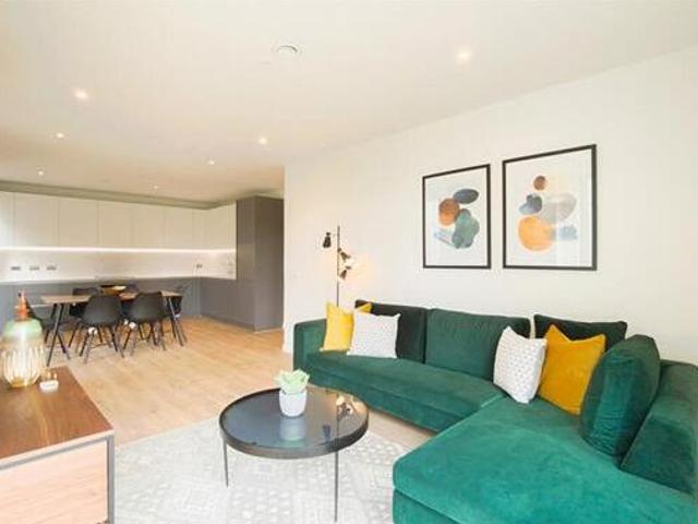 3 Bedroom Apartment For Rent In Meadowside