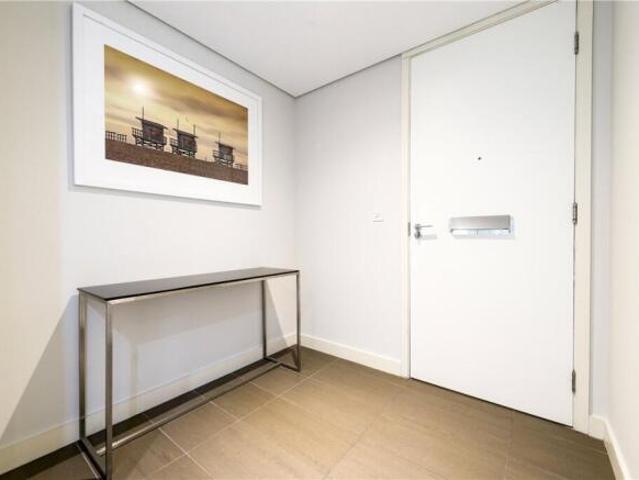 3 bedroom apartment for rent in Merchant Square East, London, W2