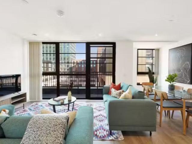 3 bedroom apartment for rent in Mitton House, B5