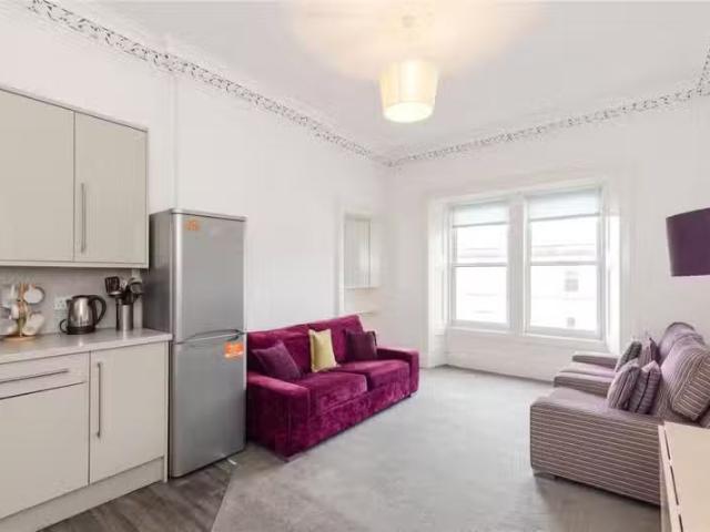 3 bedroom apartment for rent in Montague Street, Edinburgh, Mi.