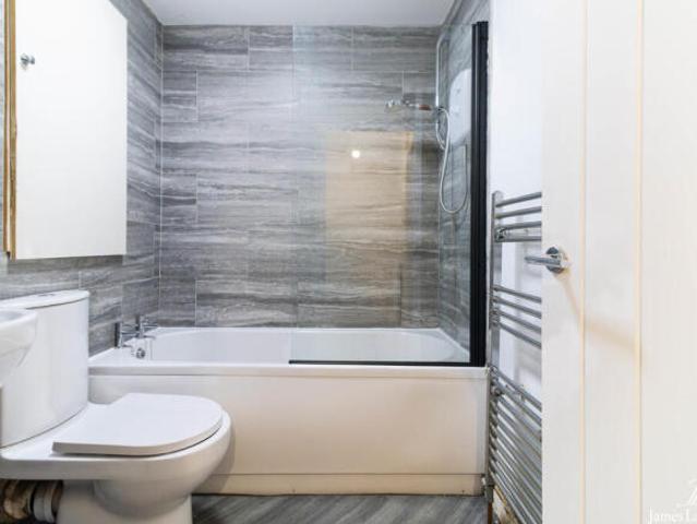 3 bedroom apartment for rent in Moss House Close, Birmingham, B15