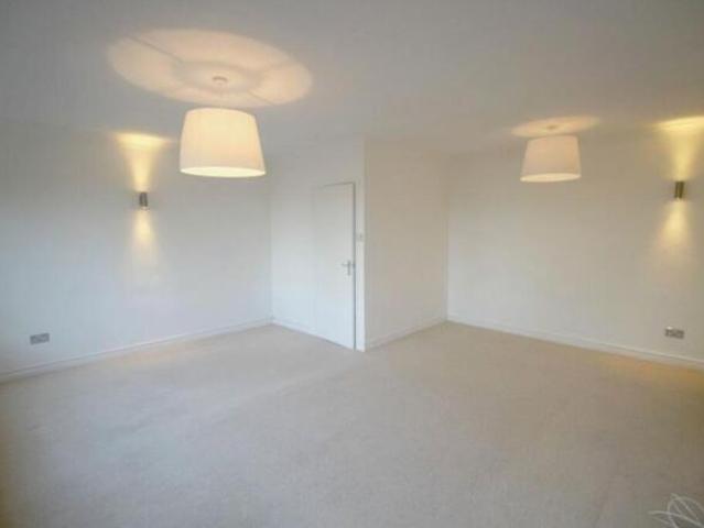 3 bedroom apartment for rent in Mount Harry Road, Sevenoaks TN13 3JW, TN13