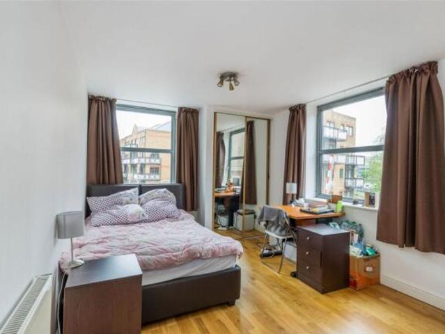 3 bedroom apartment for rent in Narrow Street, E14