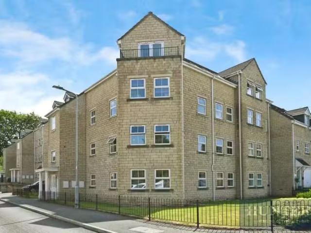 3 bedroom apartment for rent in Navigation Drive, Bradford, BD10