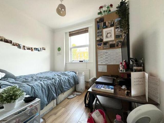 3 bedroom apartment for rent in New Cross Road, SE14