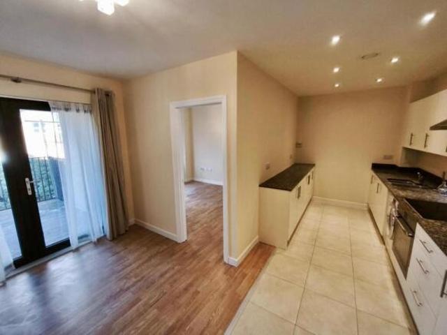 3 bedroom apartment for rent in Newman Close, London, NW10