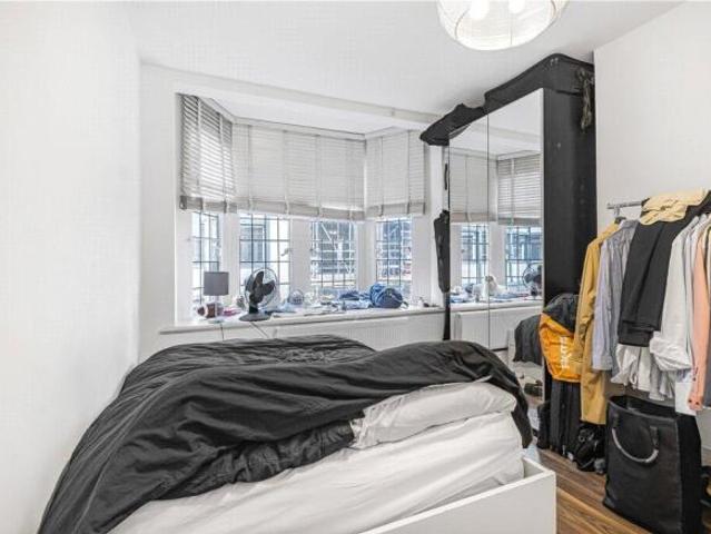 3 bedroom apartment for rent in Newman Street, London, W1T
