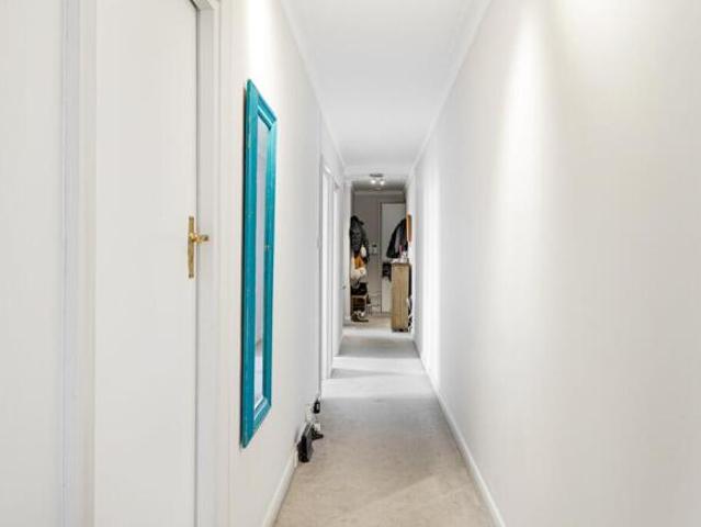 3 bedroom apartment for rent in Nightingale Lane, London, SW12