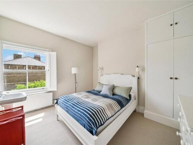 3 bedroom apartment for rent in Nightingale Lane, SW12