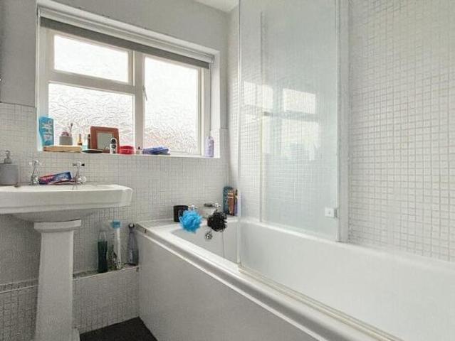 3 bedroom apartment for rent in North Street, Ashford, TN24