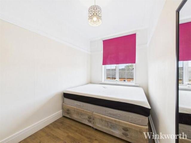 3 bedroom apartment for rent in Northfield Avenue, London, W5