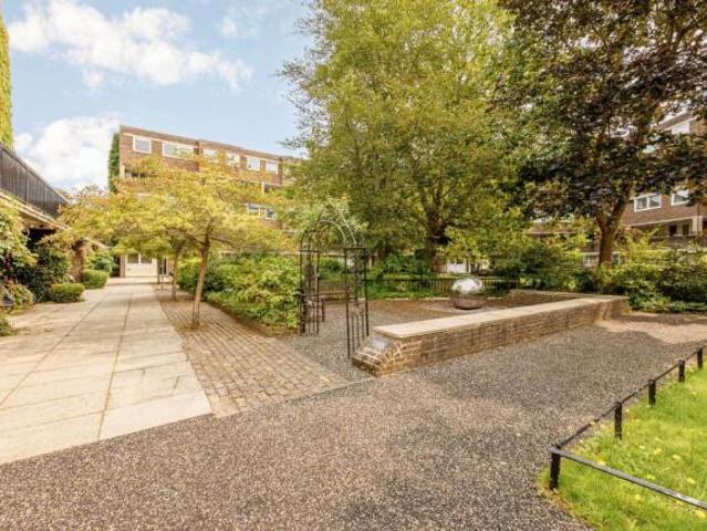 3 bedroom apartment for rent in Otho Court, Brentford Dock, TW8
