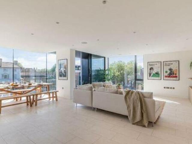 3 Bedroom Apartment For Rent In Oval Road