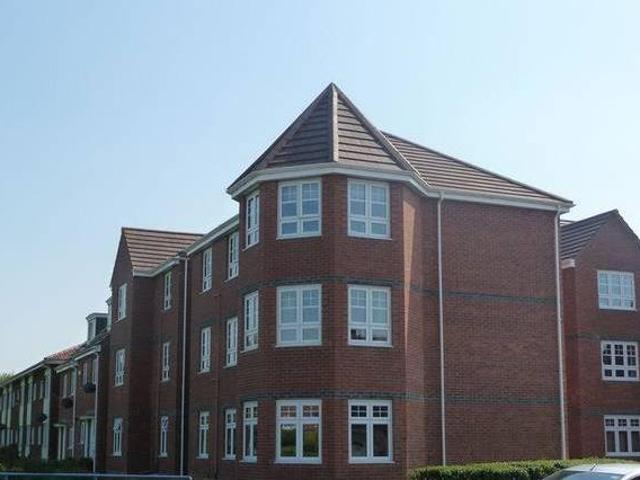 3 bedroom apartment for rent in Oxford Close Benton NE12