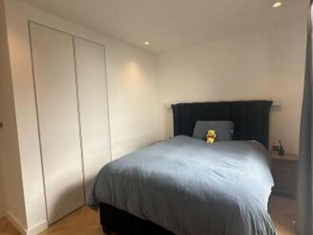 3 bedroom apartment for rent in Oberman Road, London, NW10
