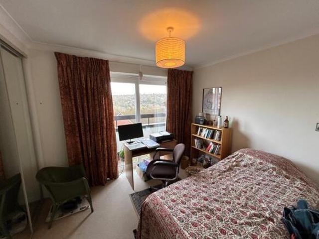 3 bedroom apartment for rent in Old Portsmouth Road, Guildford, GU2