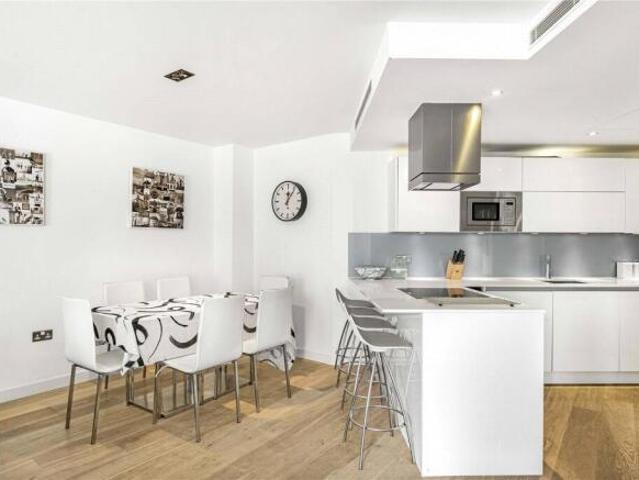 3 bedroom apartment for rent in Avantgarde Place, London, E1