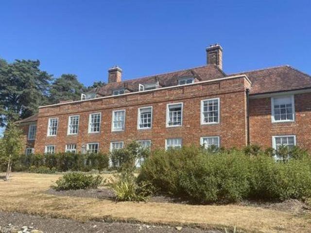 3 Bedroom Apartment For Rent In Adams Walk, Midhurst