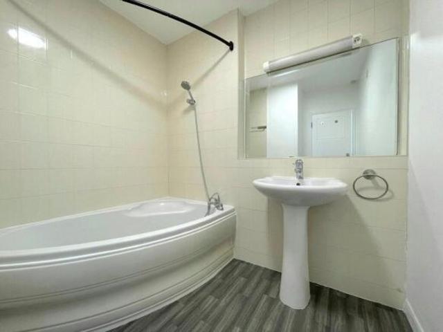 3 bedroom apartment for rent in Admirals Walk, West Cliff Road, Bournemouth, Dorset, BH2