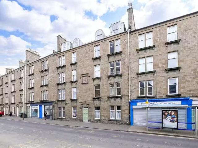 3 bedroom apartment for rent in Albert Street, Stobswell, Dund.