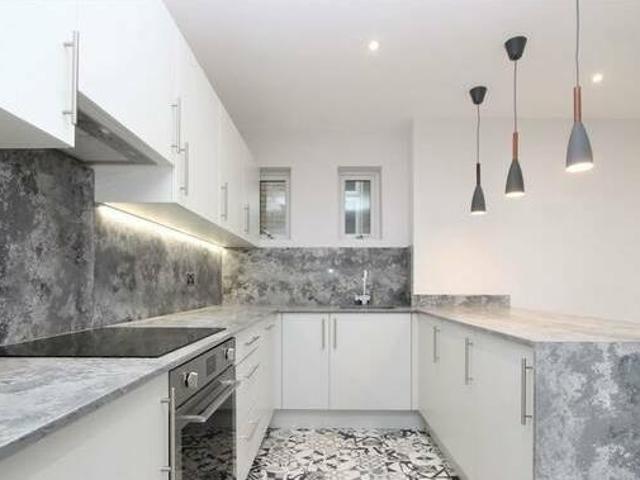 3 bedroom apartment for rent in Alexandra Park Road Muswell Hill N10