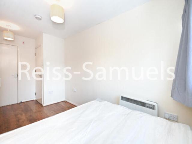 3 bedroom apartment for rent in Ambassador square, Isle of dogs, London, E14