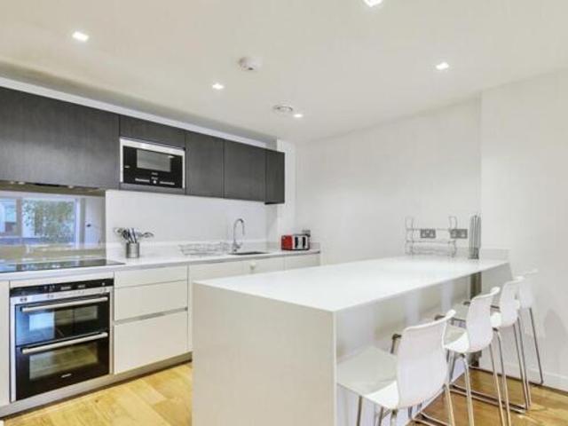 3 Bedroom Apartment For Rent In Angel, London