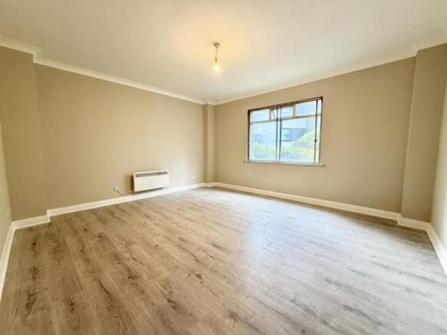 3 bedroom apartment for rent in Buckingham Mansions, Bath Road, Bournemouth, BH1