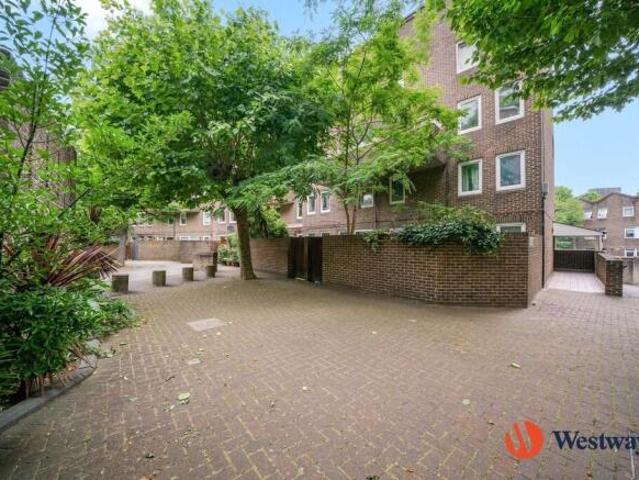 3 bedroom apartment for rent in Burlington Close, Westbourne Park, London, W9